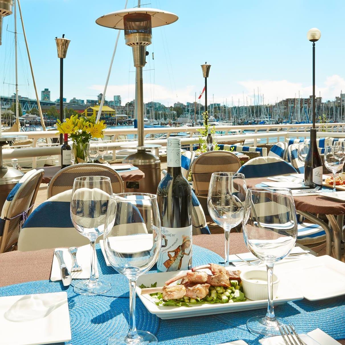 Ten Ten Tapas Restaurant - Ouest Canadien